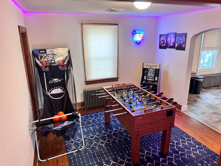 Entire Property, Great For Groups! Gameroom! - Hershey, PA