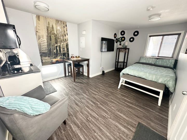 Themed Micro Suite For 2 Central - Lethbridge