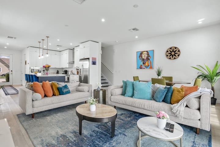 46 Jet Hot Tub| Downtown Artsy Modern Cozy Home - Tampa, FL