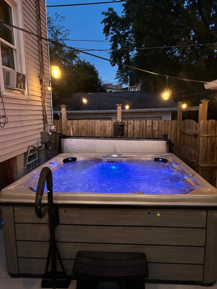 Milwaukee Bayview Getaway With Private Hot Tub - ミルウォーキー, WI