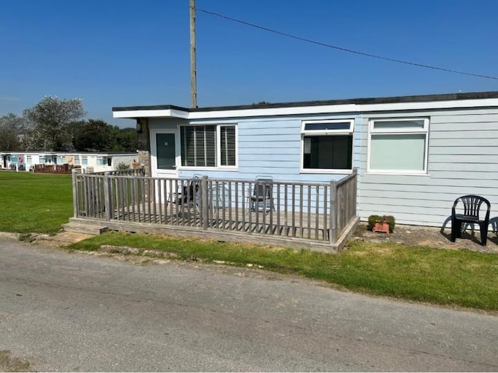 41 Sandown Bay Holiday Centre - Isle of Wight