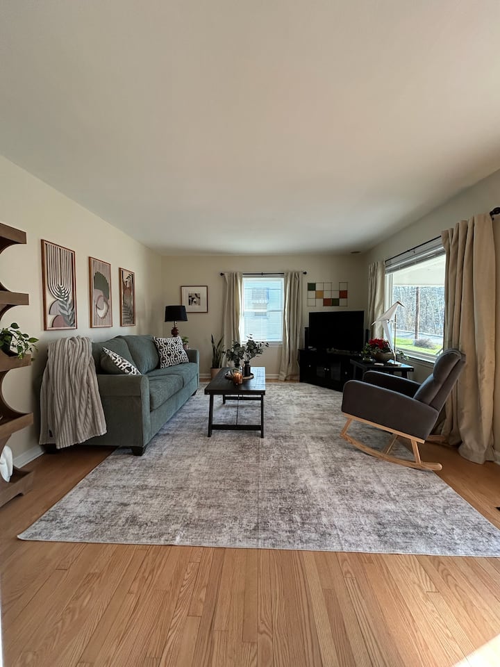 Newly Remodeled Colegate House - Marietta, OH