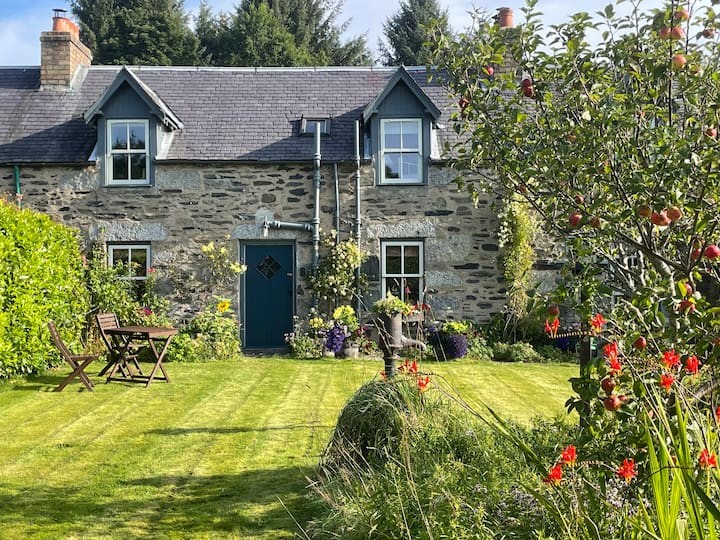 Riverview Cottage Kirkmichael Perthshire - Loch Broom