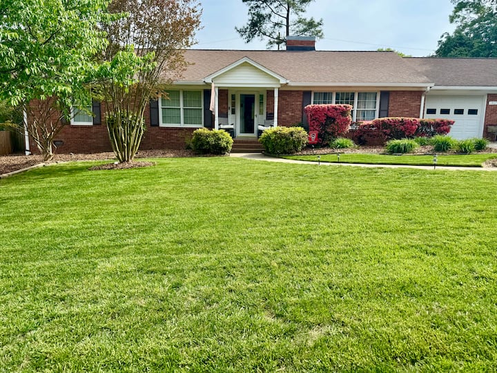 Charming 3br Home Located 2 Min From Hp Market. - High Point, NC