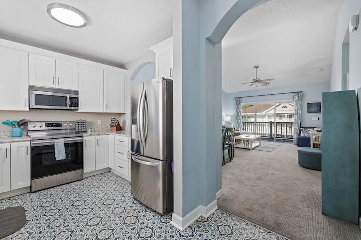 Seas&tees Beach/golf Condo W/ Pool & Beach Shuttle - North Myrtle Beach, SC