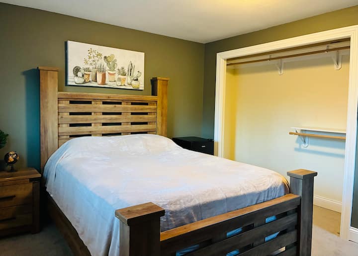 Private Bedroom, Living Room, & Bathroom [Room 4] - Madison, WI