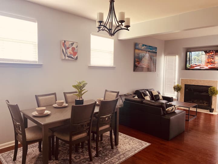 Peaceful Escape

4 Bedrooms, 3.5 Bathrooms, 6 Beds - Essex, MD