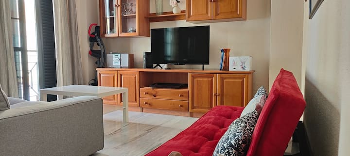 Apartamento En Zona Centro, Muy Bien Comunicado - Málaga