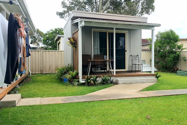 Delightful Backyard Space With Under Cover Parking - Sussex Inlet