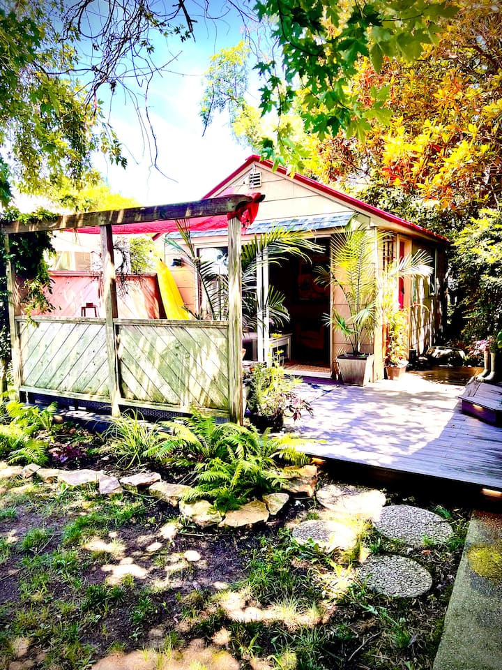 Cool Cape May Guesthouse - Cape May, NJ