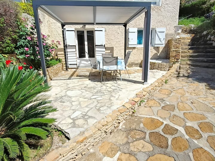 Proche Cassis T2  Rénové Avec Terrasse Sud - Carnoux-en-Provence