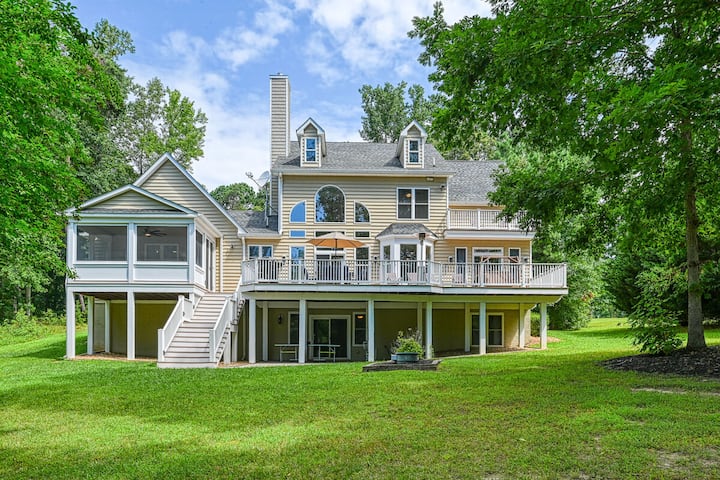 5br Lakefront With Private Beach, Dock & Deck - Lake Anna, VA