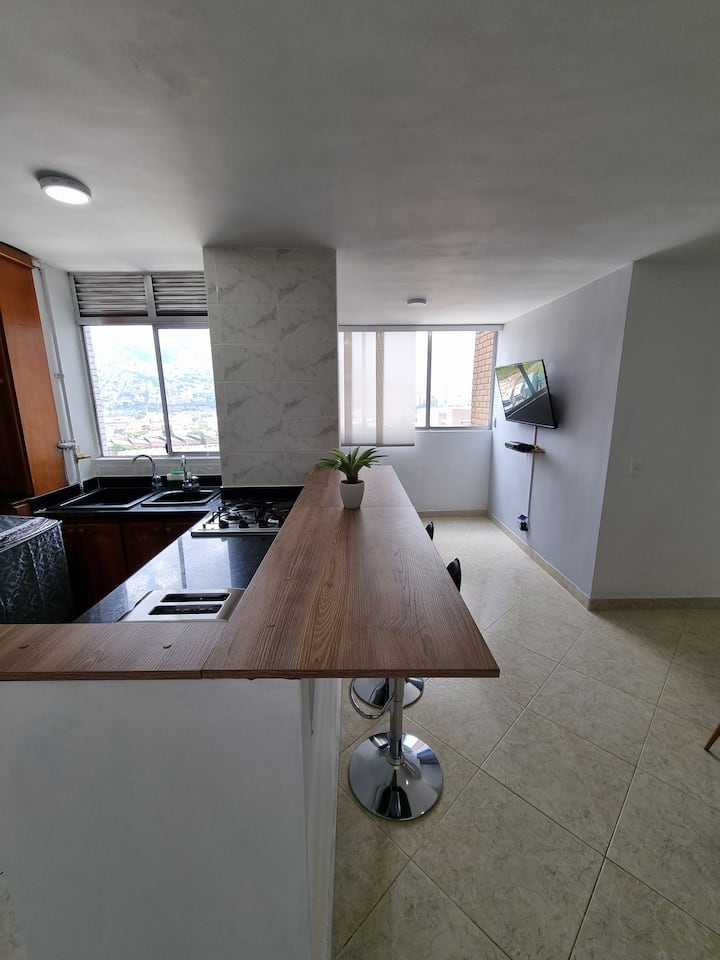 Near To The Hospital, Universities And Shopping. - Medellín