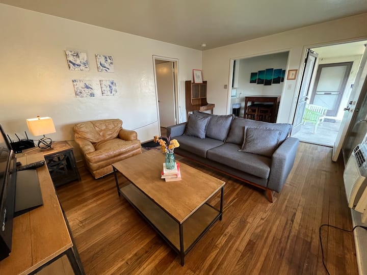 1 Bedroom Apartment Close To Downtown - Modesto, CA