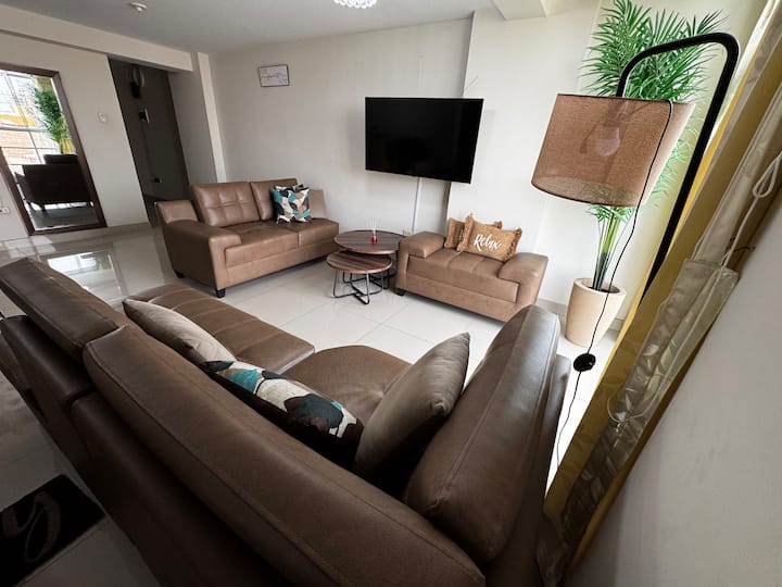Confortable Apartamento Céntrico De Estreno - Trujillo