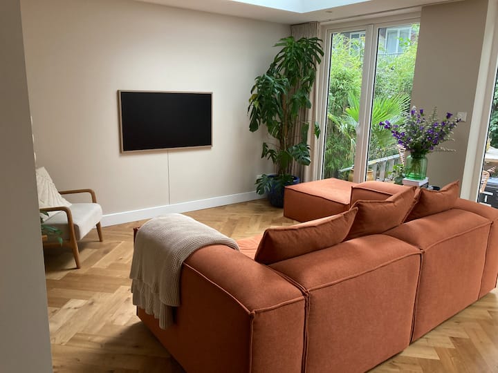 Spacious 2-bedroom Apartment Next To Vondelpark! - Amsterdam
