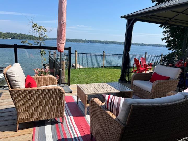 Anchorage Bay River Cottages. "Cozy Cottage" - Brockville