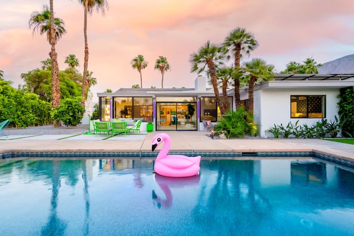 Vista Las Palmas Oasis 4bd Villa W/ Pool/hot Tub - Palm Springs, CA