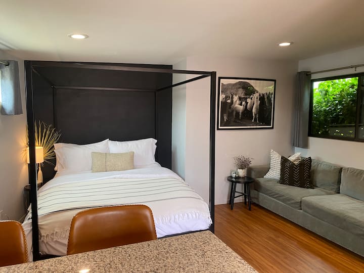 Central Studio W/ Private Outdoor Space & Parking - San Diego, CA