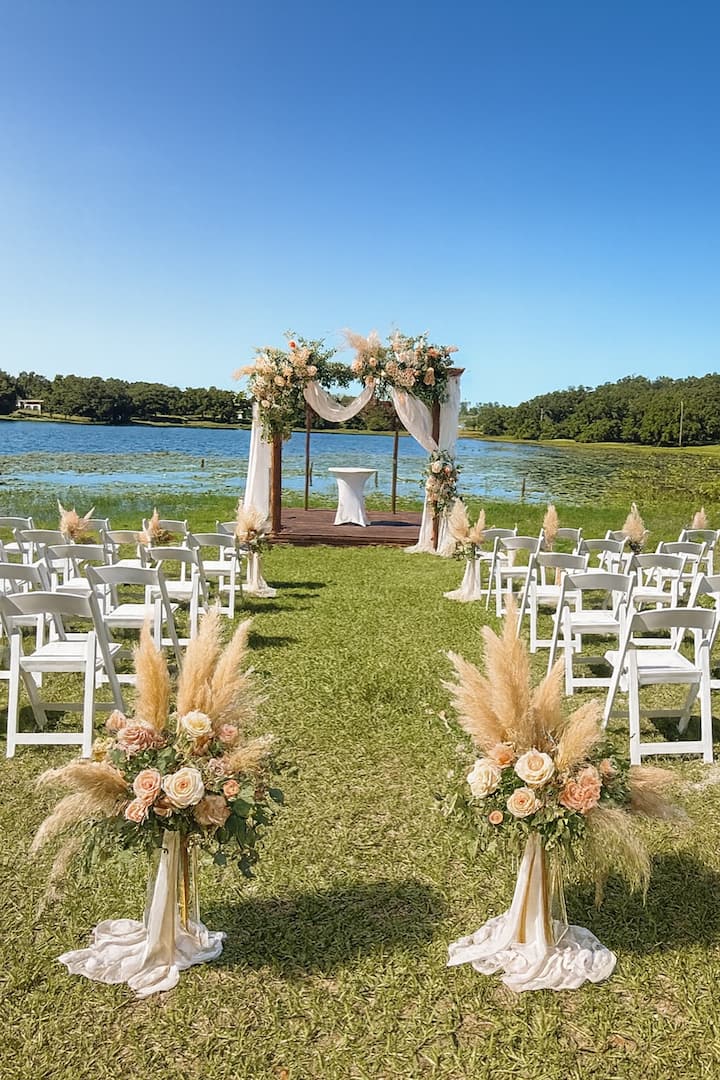 Fun Getaway Ranch Lake Pool Soccer 6 Bed 3 Bath - Groveland, FL