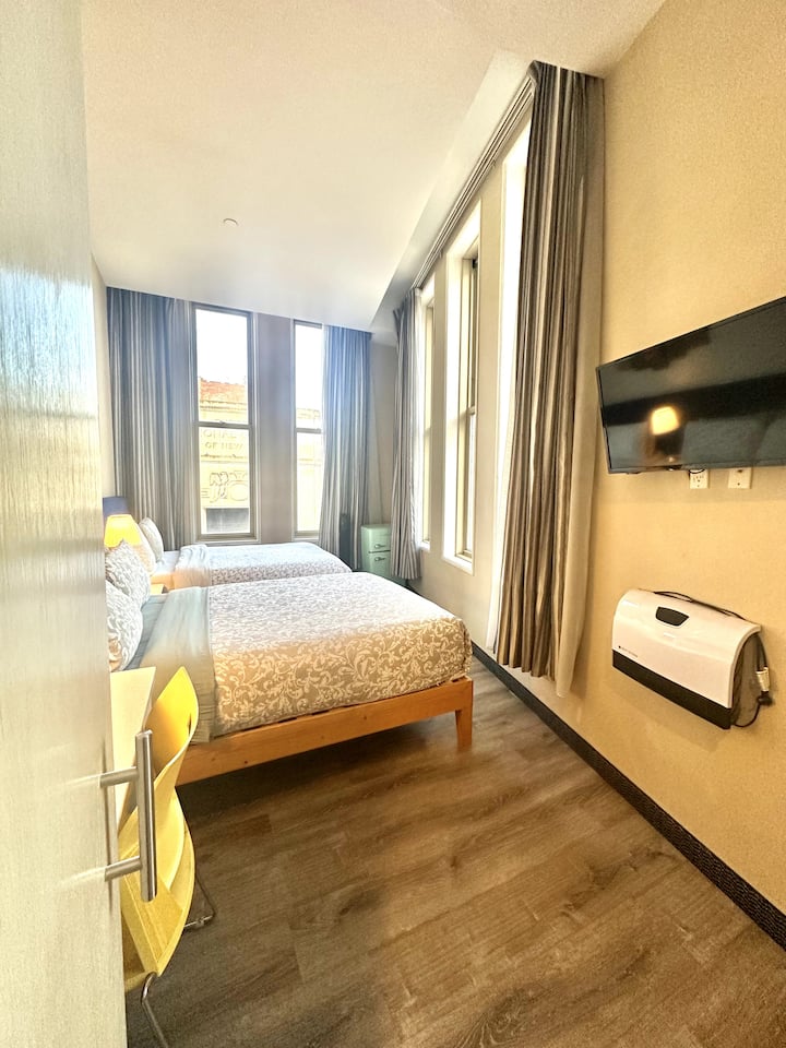 Soho View Premier Corner Room In Hotel Comfort - Queens, NY