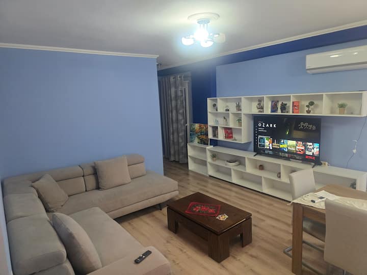 Modern Cozy Apt W/in 10 Min Walk From Main Square - Tirana
