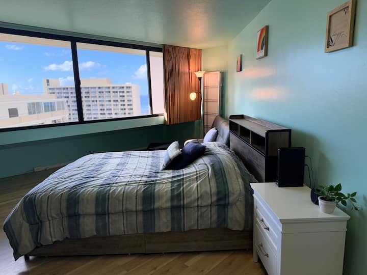 Renovated High-rise Waikiki Condo Near Beach - Honolulu, HI
