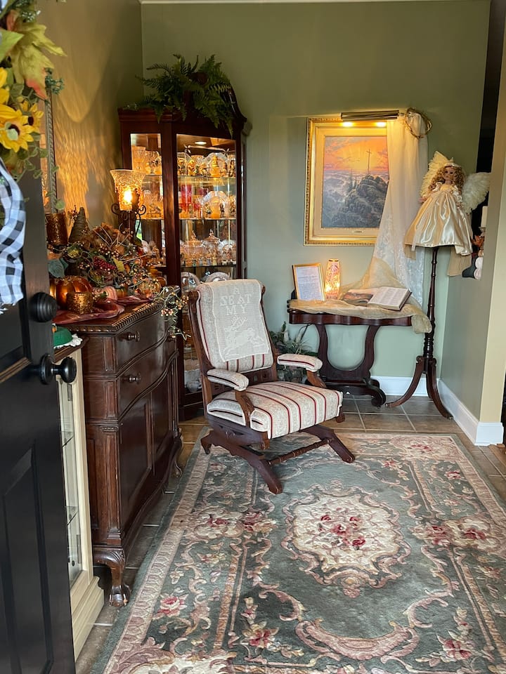 Cozy Elegance•sleeps 12•3 Full Baths•8 Beds - Williamsburg, VA
