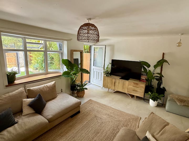 Modern 2 Bed + Office & Garden In Shoreditch - Stratford