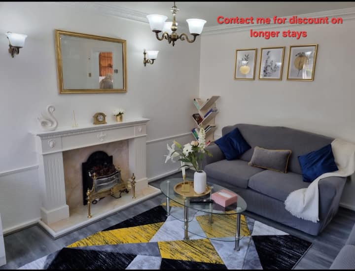 Long Term - Centrally Located W/ Free Parking - Leeds