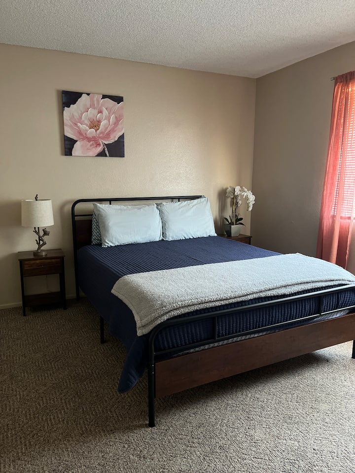 2br Condo - Walk To Hospital - Free Parking/wi-fi - 尤馬