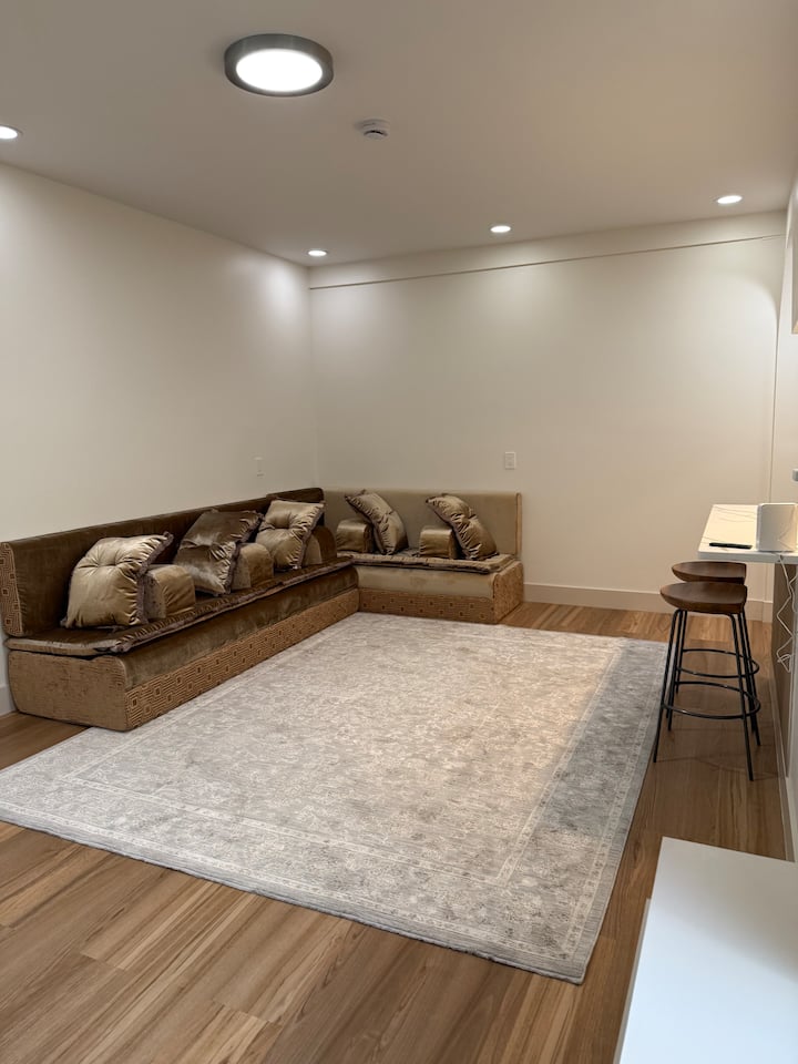 Newly Renovated Middle Eastern Inspired Furnishing - The Bronx, NY