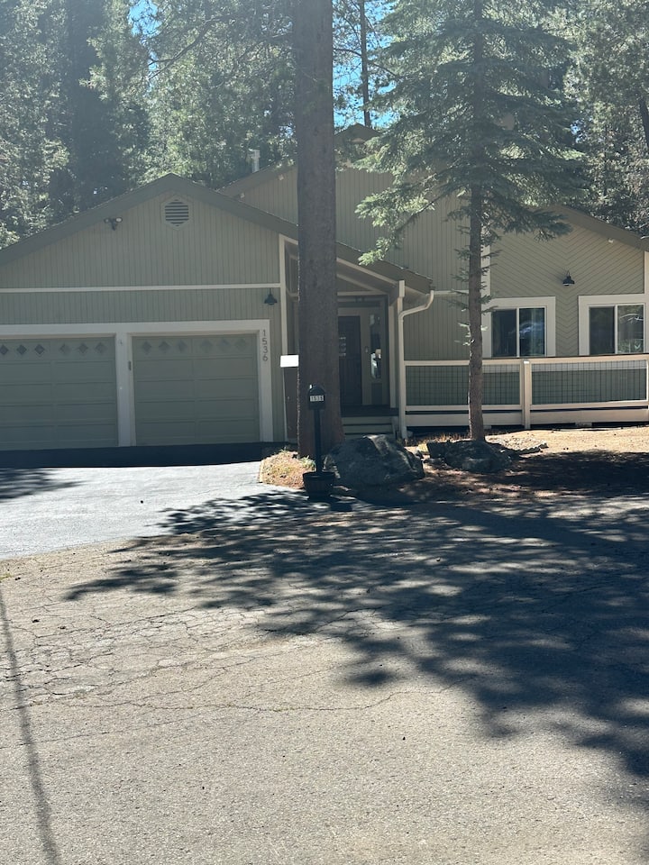 Your Home Away From Home To Relax, Play, Or Work. - South Lake Tahoe, CA