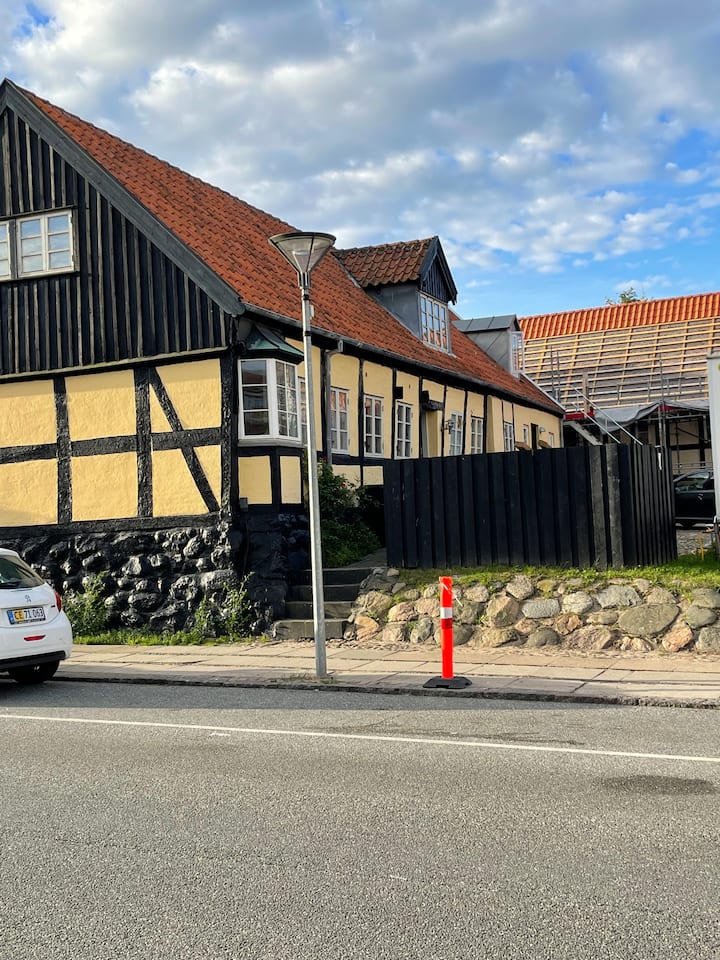Charmerende Byhus I Hjertet Af Ebeltoft. - Ebeltoft