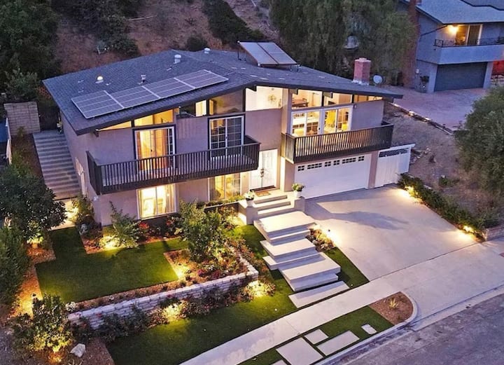 Spacious 6br Executive Home | Groups & Corporate - Thousand Oaks, CA