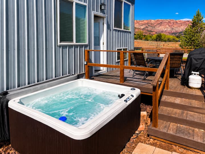 Hot Tub Under Desert Sky Zion Tiny Home Getaway - Zion National Park