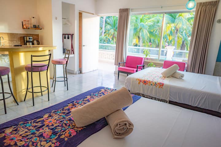 Antillas-turtle, Balcony Beach And Street View - Isla Mujeres