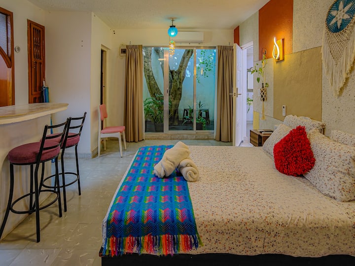 Antillas-owl, Just A Few Steps From The Beach - Isla Mujeres