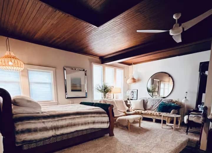 Rustic Zen Garden Cottage With Deck For Yoga $99 - Brantford, ON