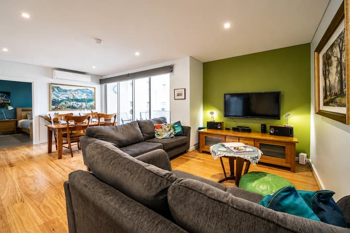 Get Comfy On Frew—cbd Stay Near Parklands & Dining - Adelaide