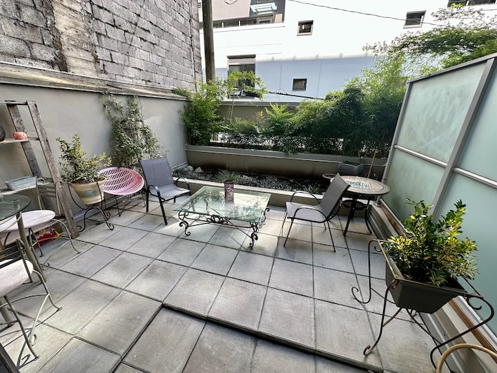 Funky Loft With Garden Patio - Vancouver