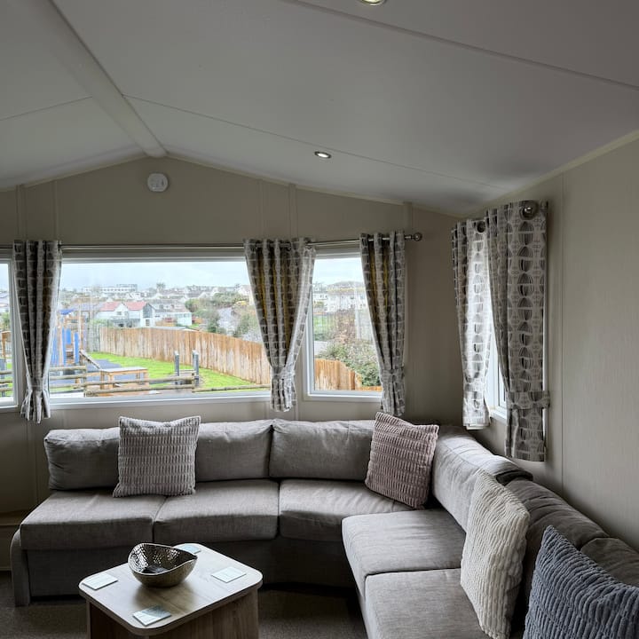 Luxury 3 Bedroomed  6 Birth Static Caravan - Brixham