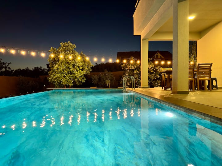 Geniş Aileler İçIn Geniş Bahçeli Villa - Çalış Beach