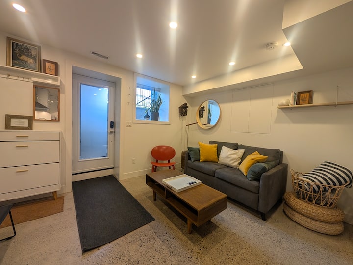 Bright West End 1-bedroom Basement Suite - Toronto