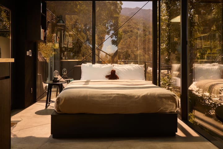 Limitless Luxury Mirror House | Hot Tub | Sauna - Sequoia National Park