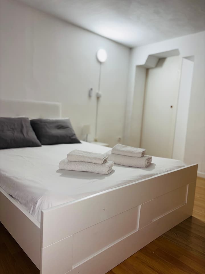 Preciosa Habitación En El Centro De Madrid - Madrid