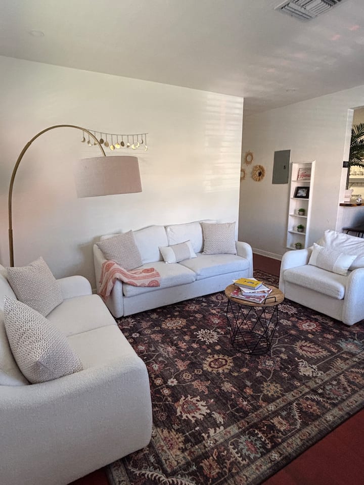 Historic Bungalow Near Ballpark - Miami, FL