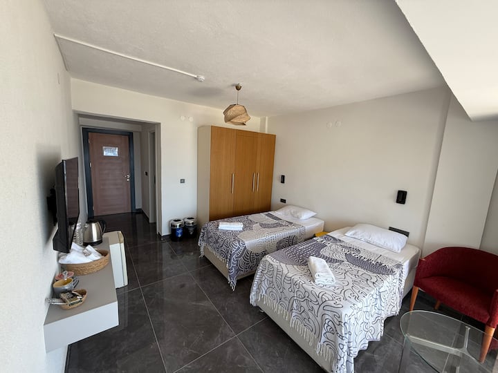 Evergreen Seaview Hotel With Large Rooms - Bodrum