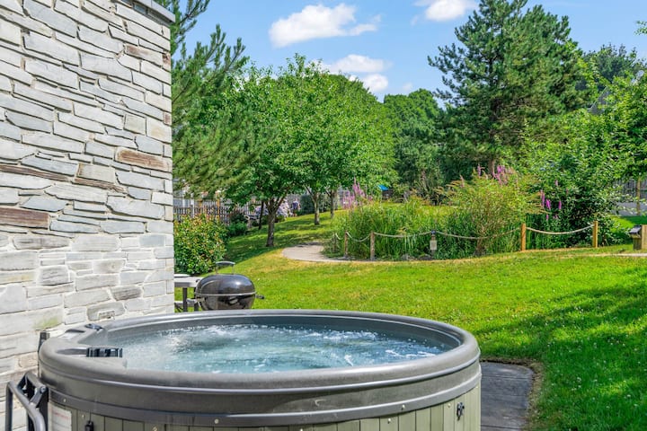House 8: Pet-friendly 4-bed With Hot Tub - Looe