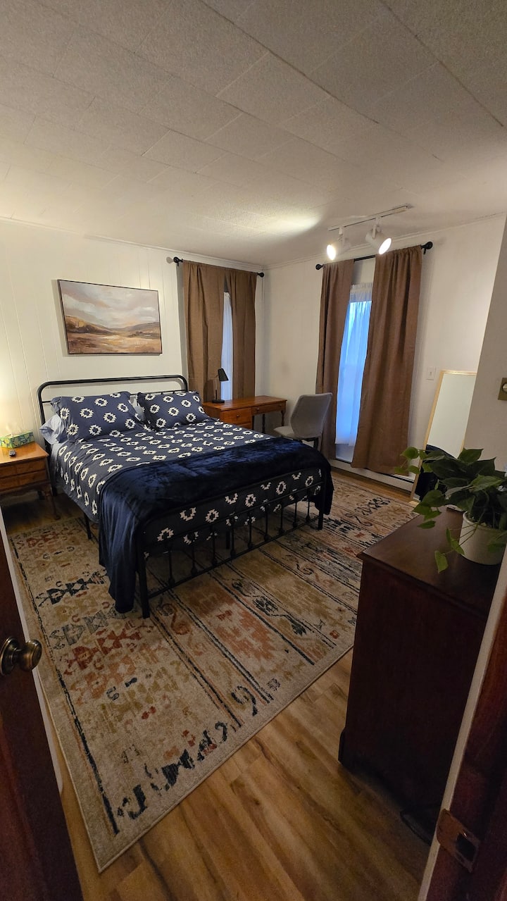 Private Bedroom In Sunny Apartment 15min Walk Cvph - Plattsburgh, NY